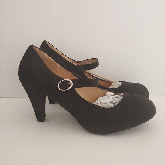 Chase+Chloe | Shoes | Chase Chloe Comfort Black Suede Strap Heels New ...